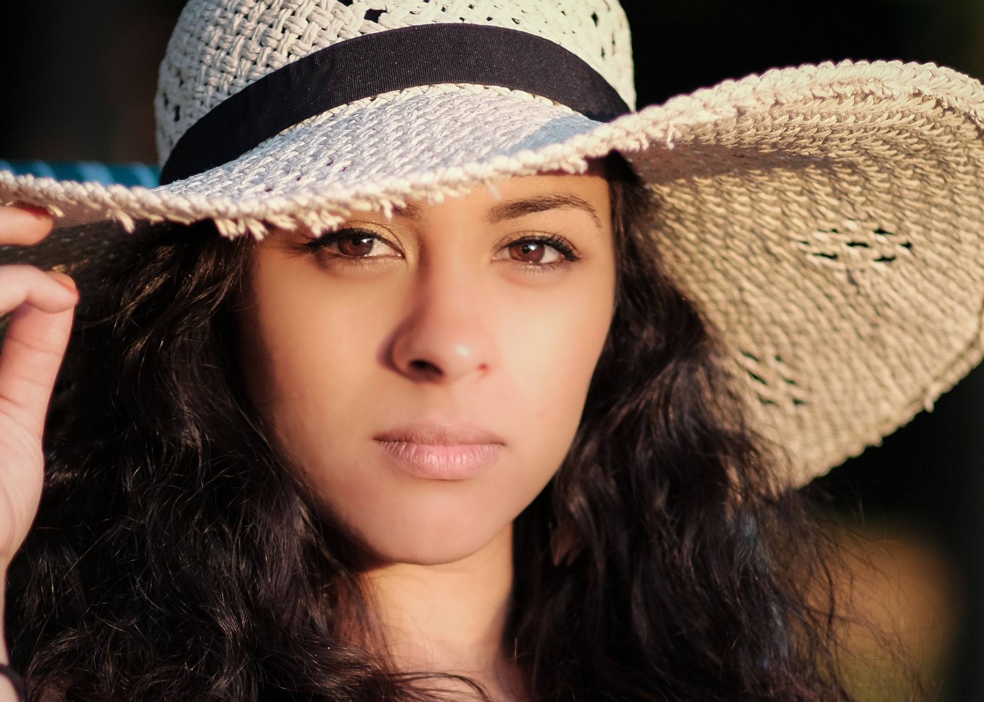 Comment avoir de belles boucles naturellement ? | Curls Essentielle Mag